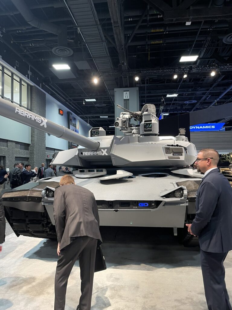Проект новітнього танку AbramsX | Виставка AUSA 2022 (фото) - Military References
